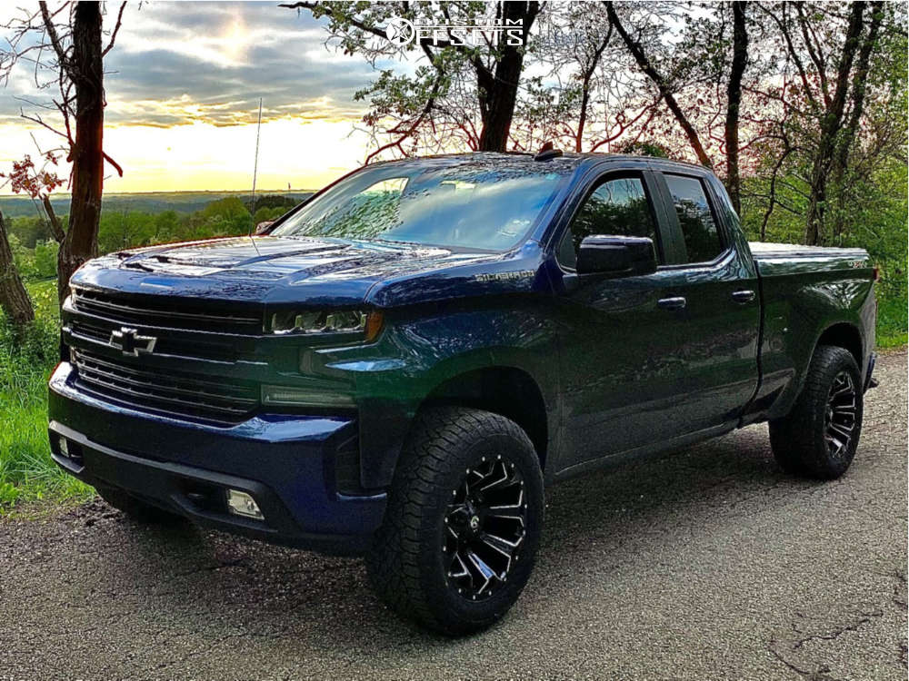 2019 Chevrolet Silverado 1500 with 20x10 -19 Fuel Assault and 305/55R20 ...
