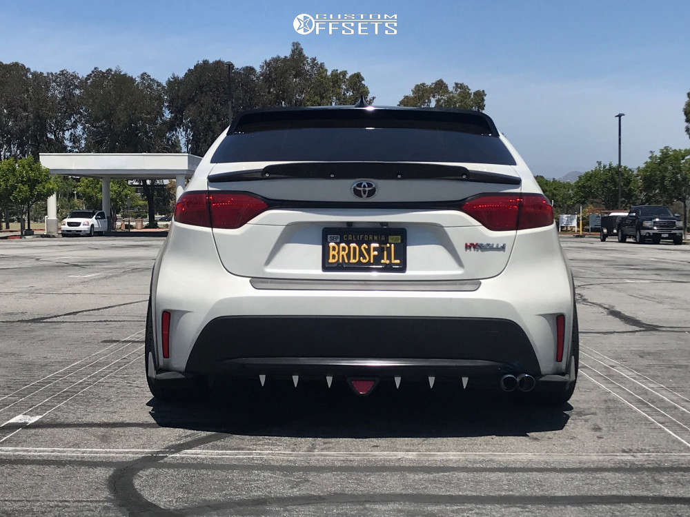 2020 Toyota Corolla with 18x9.5 36 AVID1 AV28 and 235/40R18 Lionhart Lh ...