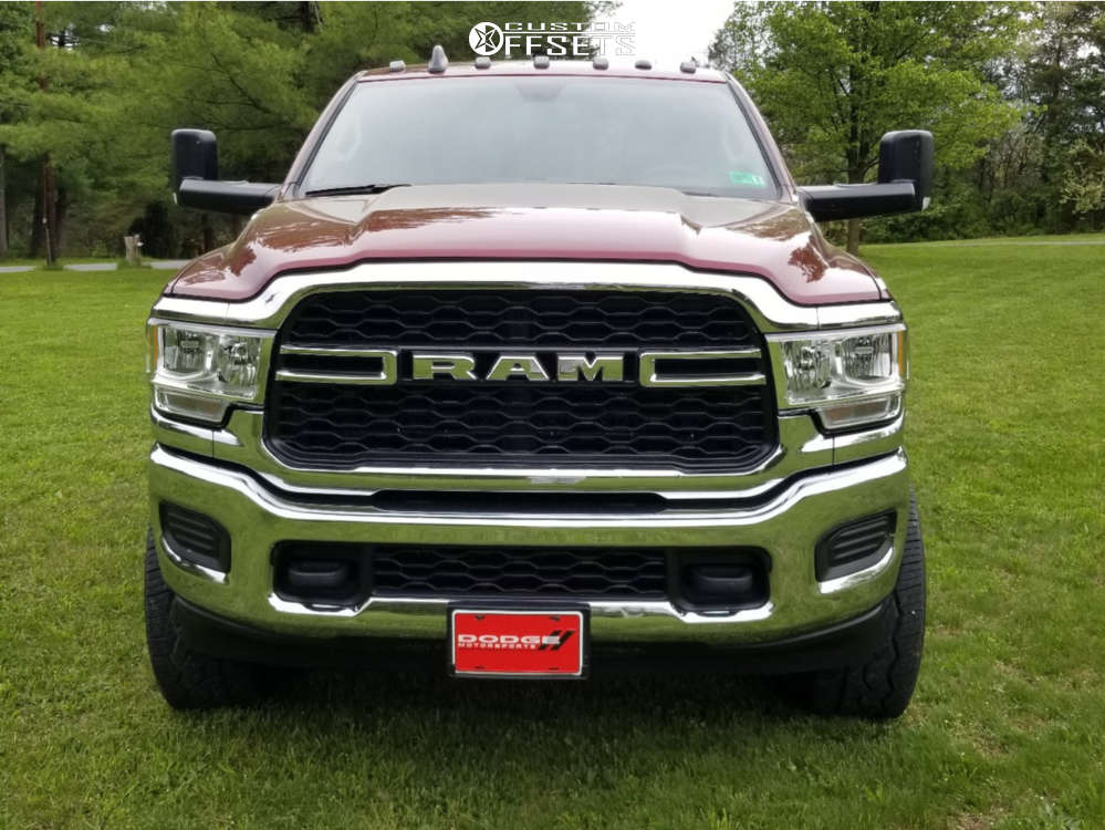 2019 Ram 2500 with 20x10 -18 Moto Metal Mo970 and 305/50R20 Nitto ...