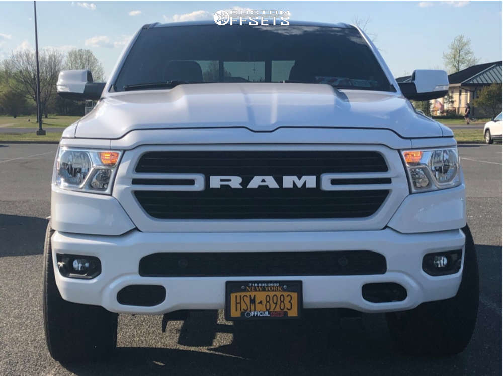 2019 Ram 1500 with 22x12 -44 RBP Blade and 305/45R22 Atturo Az800 and ...