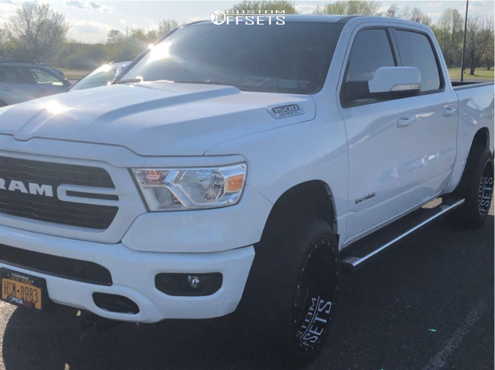 2019 Ram 1500 with 22x12 -44 RBP Blade and 305/45R22 Atturo Az800 and ...