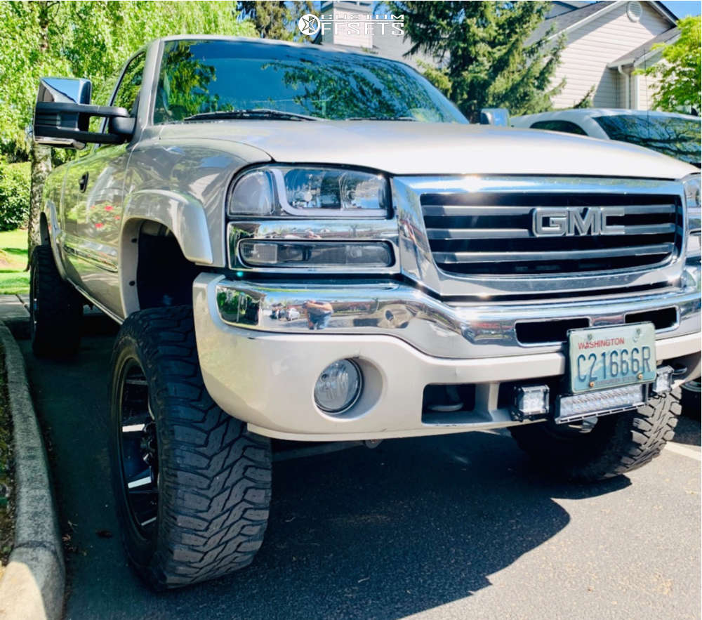 2005 GMC Sierra 1500 with 20x10 -24 Dcenti Offroad Dw3-m and 35/12.5R20 ...