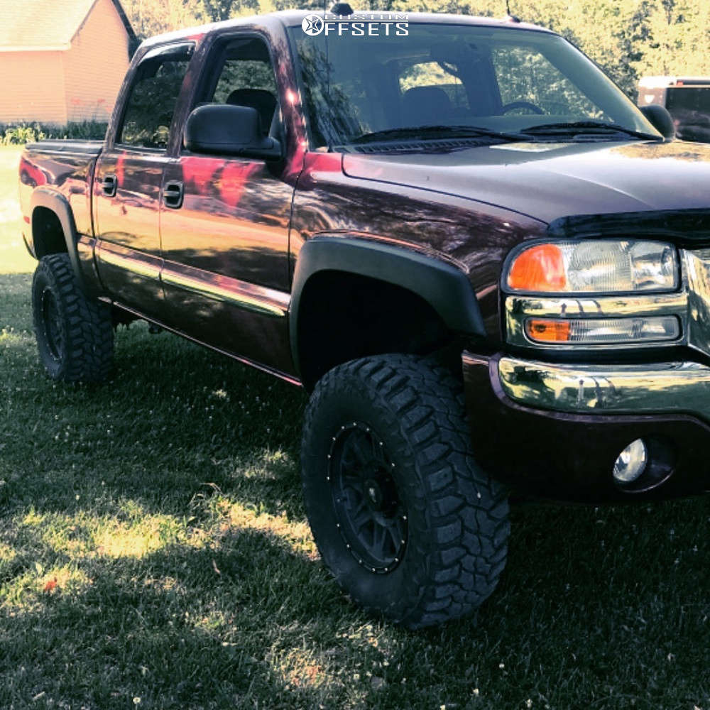 2005 GMC Sierra 1500 Classic with 17x9 -6 Pro Comp Series 31 and 33/12 ...