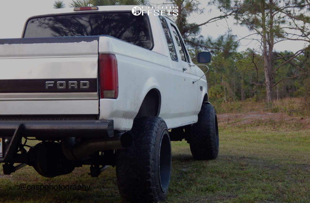 1995 Ford F-250 with 20x14 -76 Fuel Maverick and 33/12.5R20 Toyo Tires ...