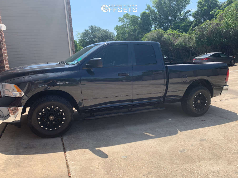 2019 Ram 1500 Classic with 17x9 -6 Pro Comp Series 31 and 285/70R17 ...