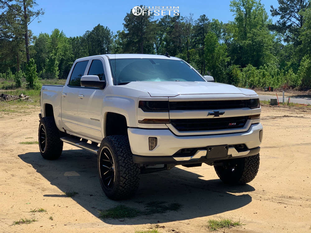 2017 Chevrolet Silverado 1500 with 22x12 -44 Dropstars 654bm and 35/12.5R22 Venom Power Terra ...