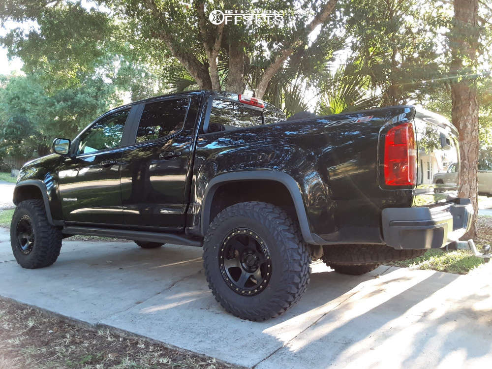 2017 Chevrolet Colorado with 17x8.5 0 Method Con6 and 285/70R17 ...