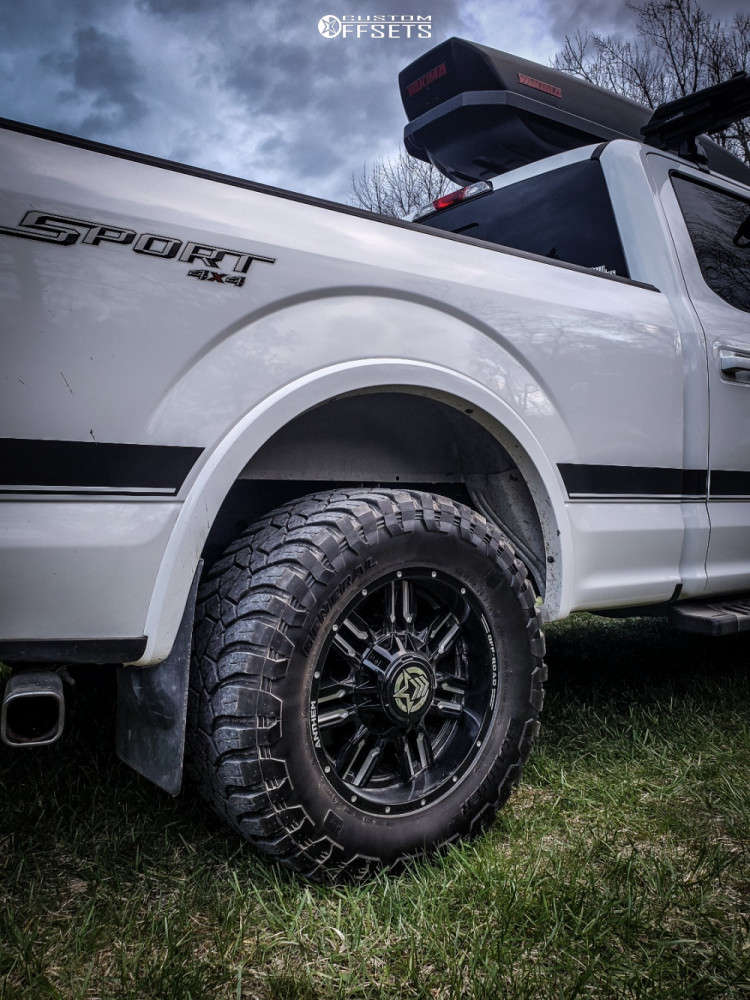 2017 Ford F-150 with 18x9 -12 Anthem Off-Road Equalizer and 33/12.5R18 ...