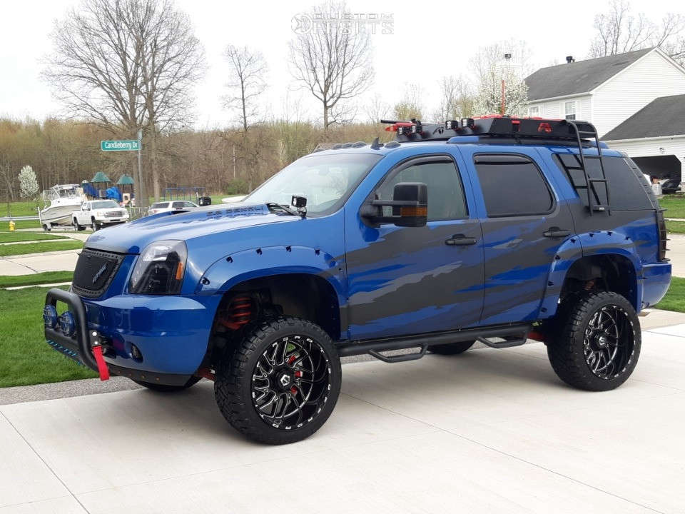 2008 GMC Yukon with 22x12 -44 TIS 544BM and 33/12.5R22 Nitto Ridge ...