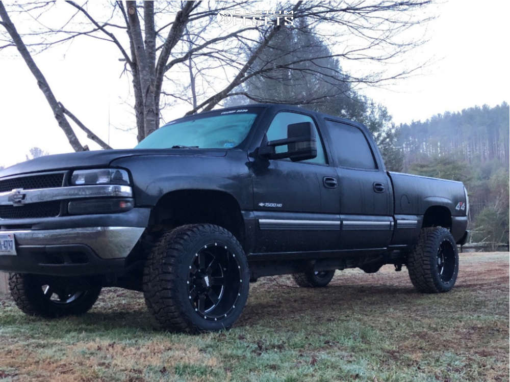 2002 Chevrolet Silverado 1500 HD with 20x12 -44 Moto Metal Mo962 and 33 ...