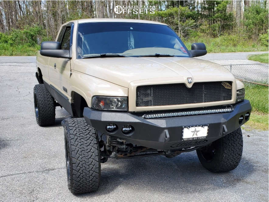 2002 Dodge Ram 2500 with 22x12 -51 ARKON OFF-ROAD Caesar and 37/13.5R22 ...