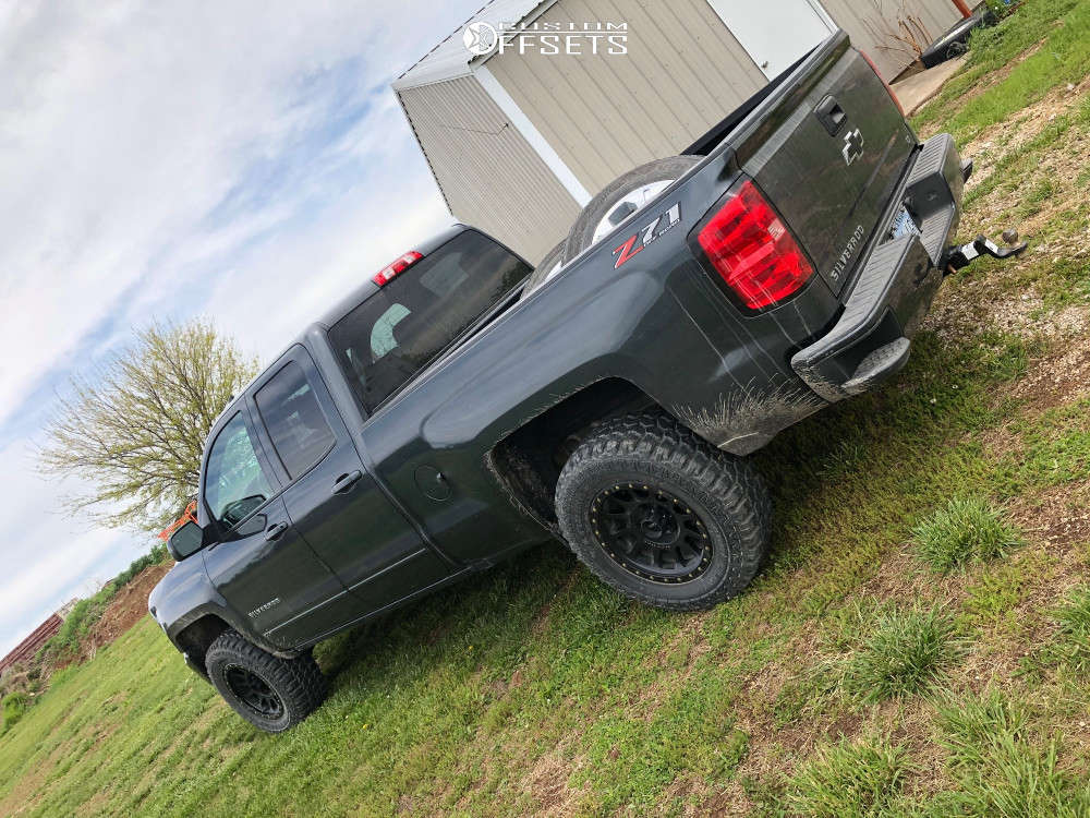 2018 Chevrolet Silverado 1500 with 18x9 -12 Method Nv and 33/12.5R18 ...