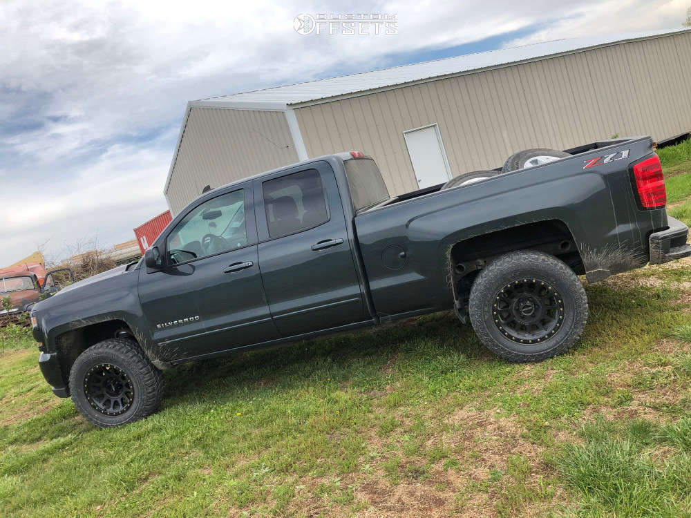 2018 Chevrolet Silverado 1500 with 18x9 -12 Method Nv and 33/12.5R18 ...