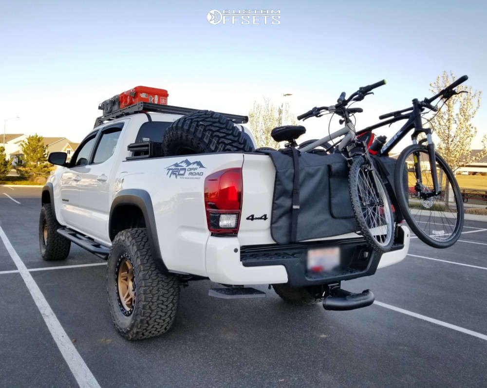2019 Toyota Tacoma with 17x8.5 0 Method Mr312 and 33/12.5R17 BFGoodrich ...