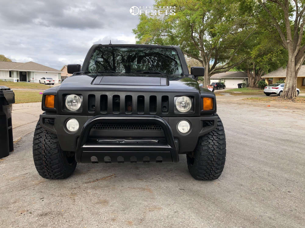 2007 HUMMER H3 with 20x12 -51 Toxic Punisher and 35/12.5R20 Kanati Mud ...