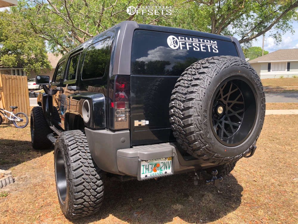 2007 HUMMER H3 with 20x12 -51 Toxic Punisher and 35/12.5R20 Kanati Mud ...