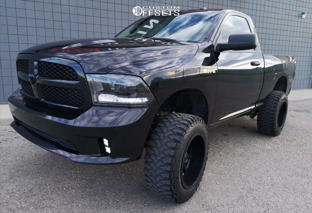 2015 Ram 1500 with 20x12 -44 Fuel 538 and 35/12.5R20 Comforser Cf3000 ...