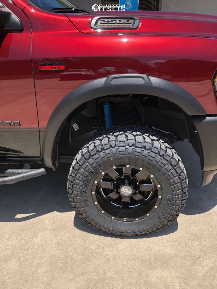 2019 Ram 2500 with 17x10 -24 Moto Metal Mo962 and 33/12.5R17 Kenda ...