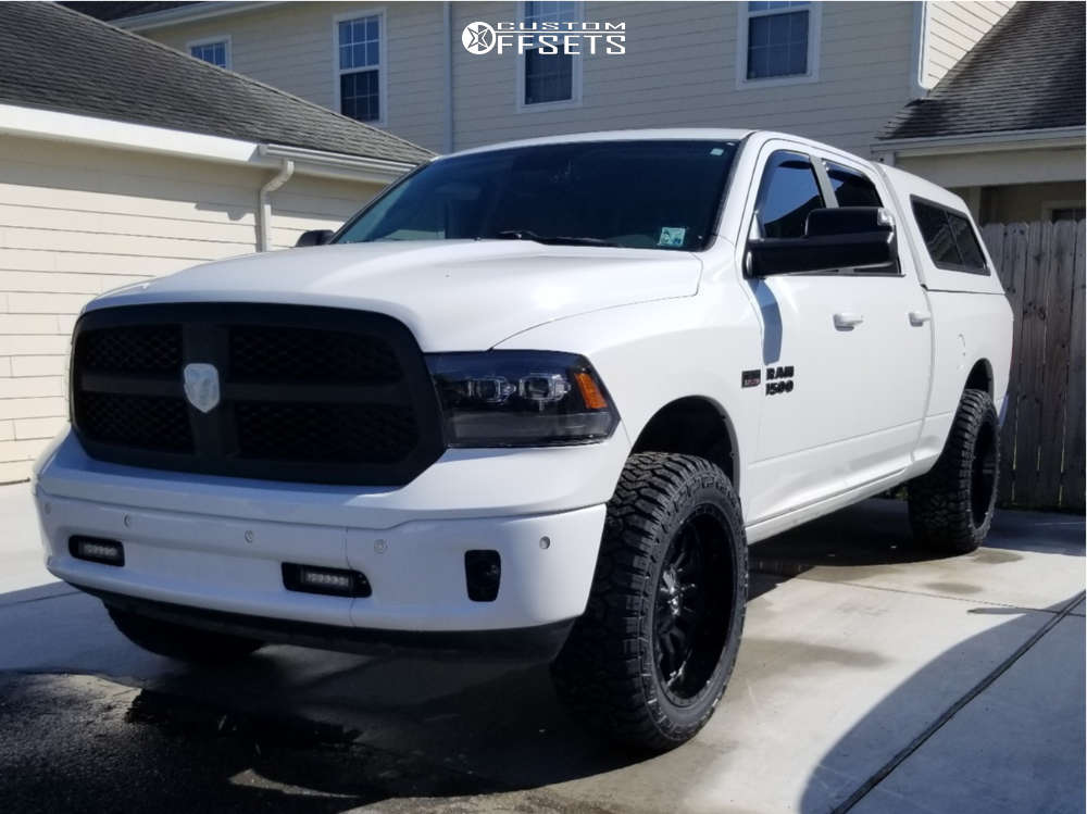 2018 Ram 1500 with 22x10 18 Fuel Sledge and 35/12.5R22 Fury Offroad ...