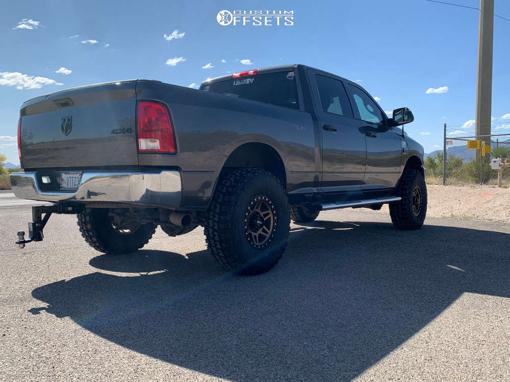 2015 Ram 2500 with 17x8.5 0 Method Mr312 and 37/12.5R17 Federal ...