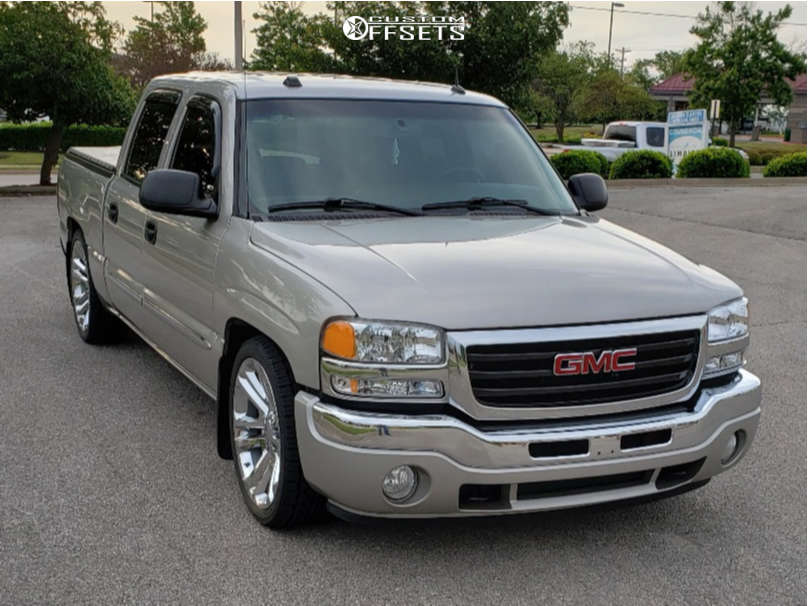 2005 GMC Sierra 1500 with 22x9 24 4Play Cv99 and 265/40R22 Ohtsu Fp7000 ...