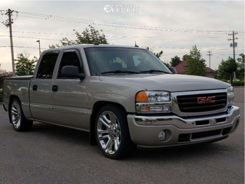 2005 GMC Sierra 1500 with 22x9 24 4Play Cv99 and 265/40R22 Ohtsu Fp7000 ...