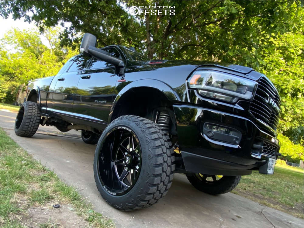 2019 Ram 2500 with 24x14 -76 Dropstars 655bm and 37/13.5R24 RBP ...