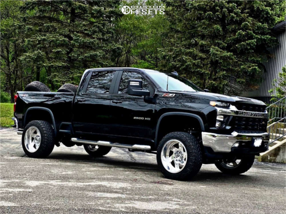 2020 Chevrolet Silverado 2500 HD with 22x12 -44 Moto Metal Mo400 and 35/12.5R22 Nitto Trail ...