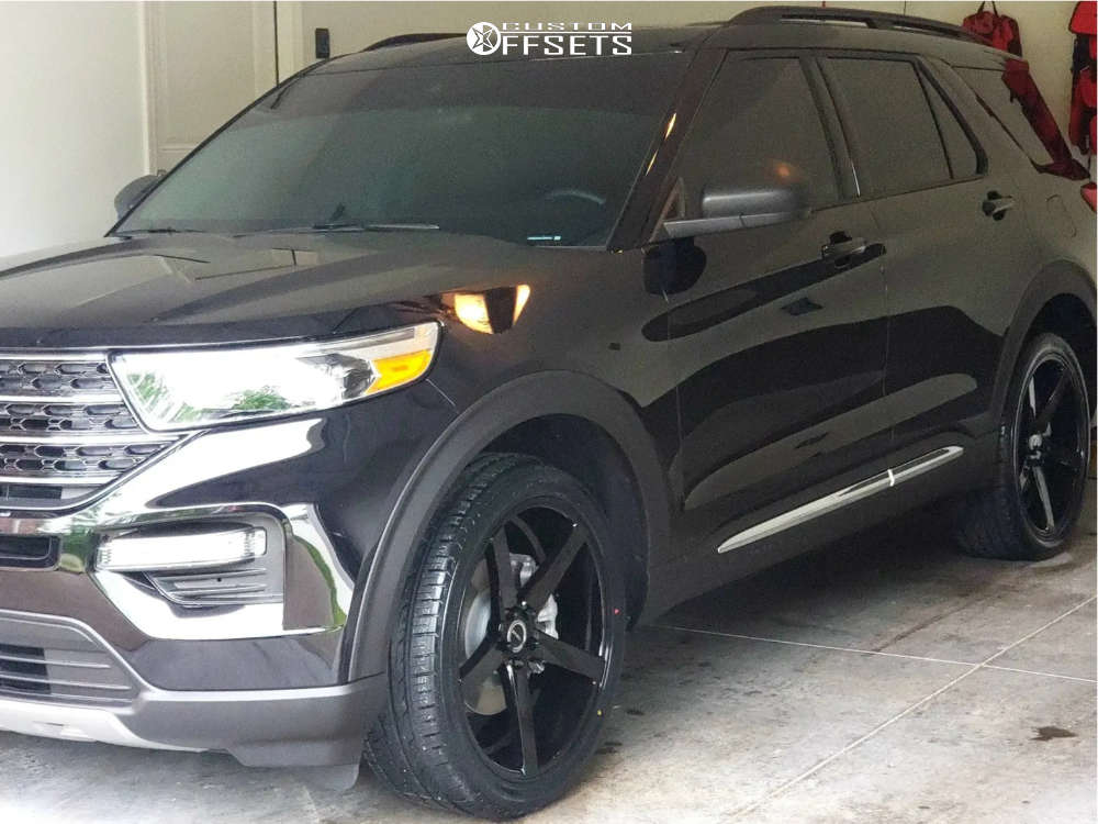 2020 Ford Explorer with 22x8.5 40 Strada Perfetto and 265/40R22 Ironman ...