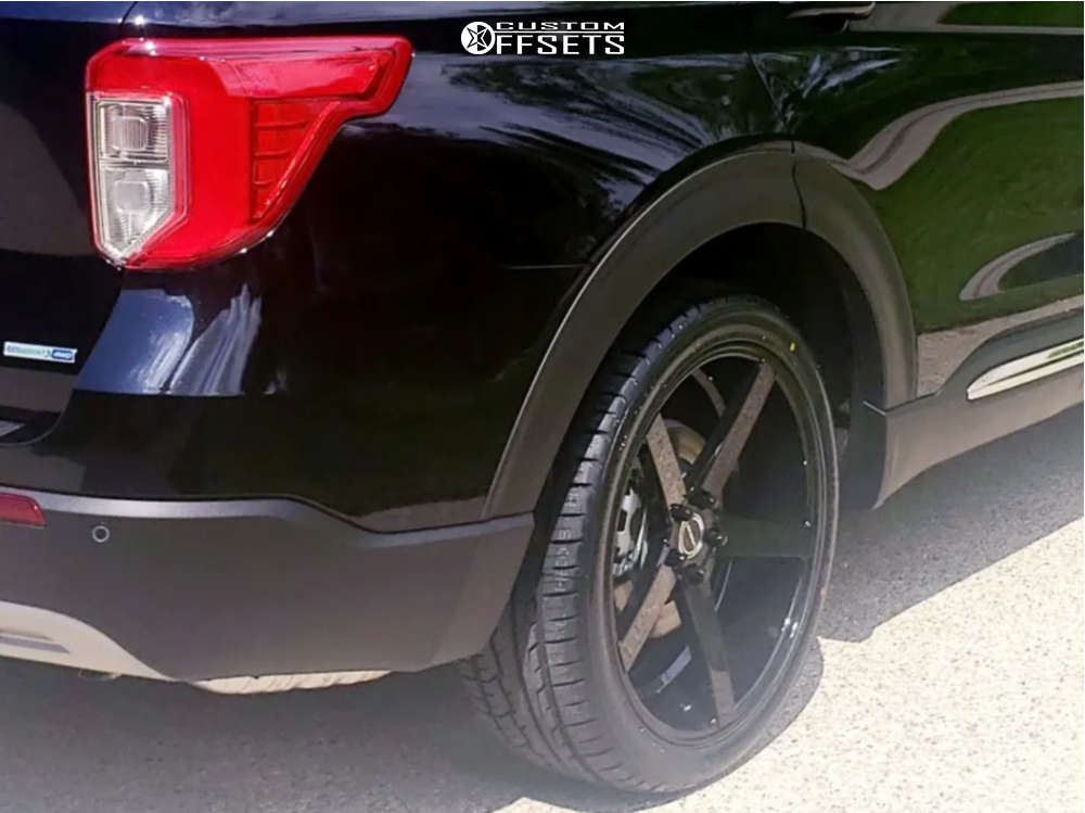 2020 Ford Explorer with 22x8.5 40 Strada Perfetto and 265/40R22 Ironman ...