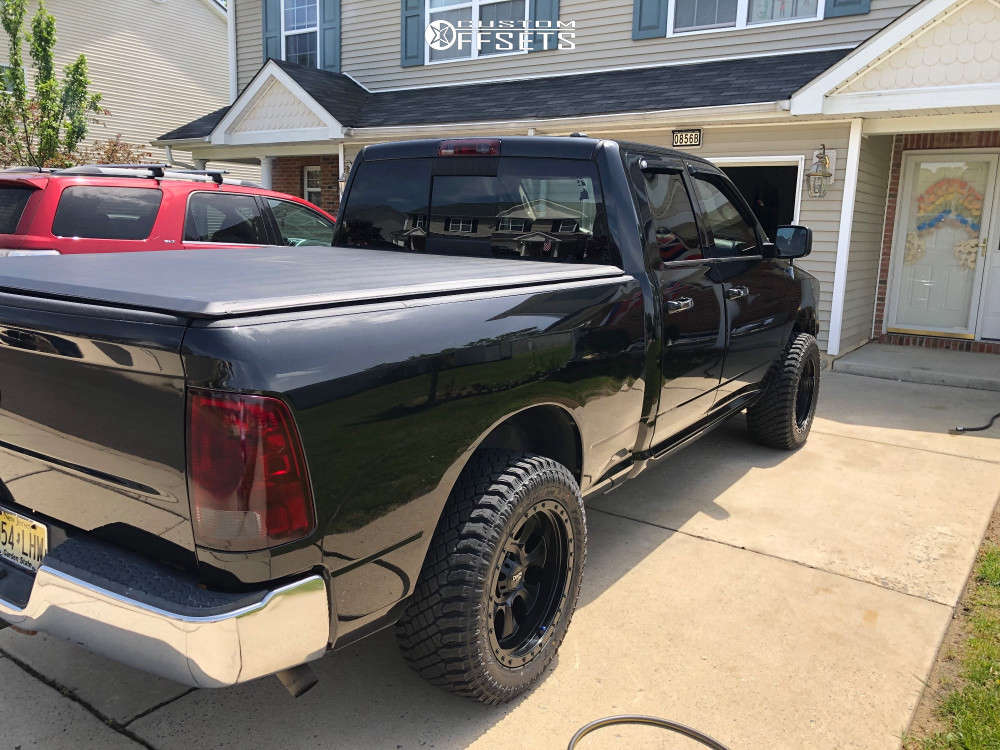 2009 Dodge Ram 1500 with 20x10 -19 Dirty Life Ironman and 33/12.5R20 ...