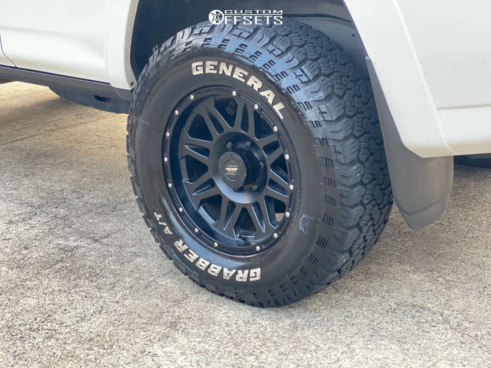 2019 Toyota 4Runner with 17x8 0 Pro Comp Series 05 and 275/70R17 ...