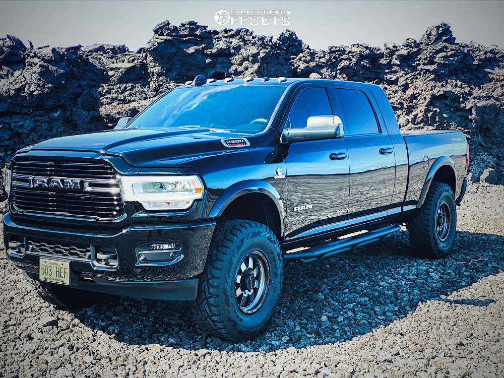 2019 Ram 2500 with 18x9 18 Raceline Defender and 37/12.5R18 Toyo Tires ...