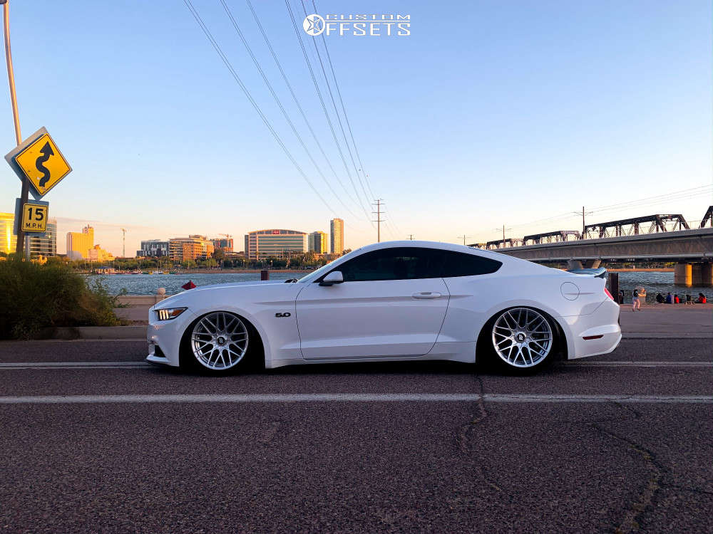 2017 Ford Mustang with 19x10 25 Rotiform Rse and 255/40R19 Firestone ...