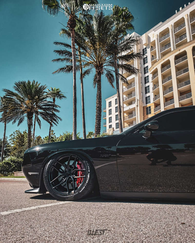 2016 Dodge Challenger with 20x10 20 Stance Sf-03 and 275/40R20 ...