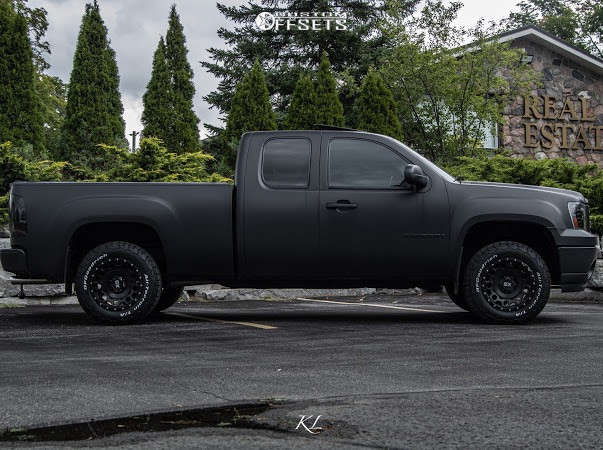 2009 GMC Sierra 1500 with 18x9 18 XD Holeshot and 275/65R18 BFGoodrich ...