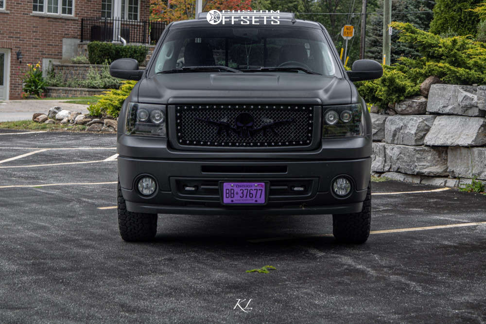 2009 GMC Sierra 1500 with 18x9 18 XD Holeshot and 275/65R18 BFGoodrich ...