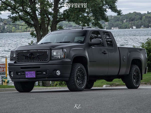 2009 GMC Sierra 1500 with 18x9 18 XD Holeshot and 275/65R18 BFGoodrich ...