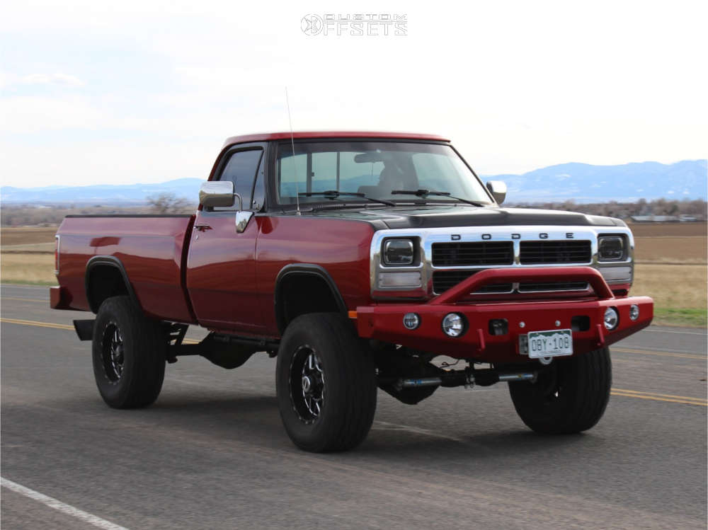 1991 Dodge W250 with 18x9 -12 XD Xd820 and 35/12.5R18 Toyo Tires Open ...