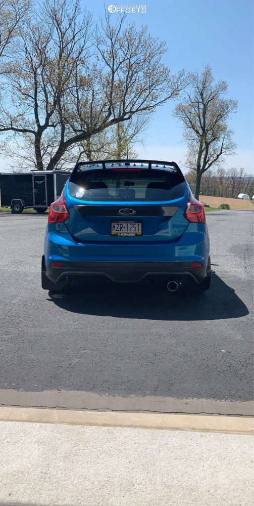 2014 Ford Focus with 17x8 43 Konig Myth and 225/50R17 Michelin Pilot ...