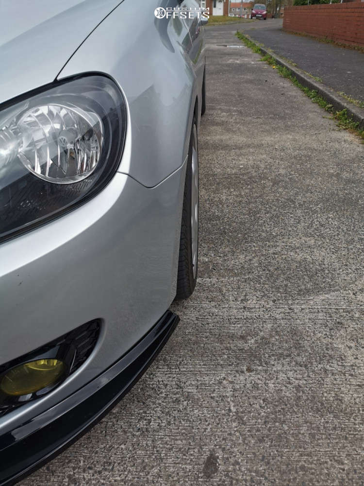 2010 Volkswagen Golf with 18x8 45 OEM Wheels Twist and 225/40R18 ...