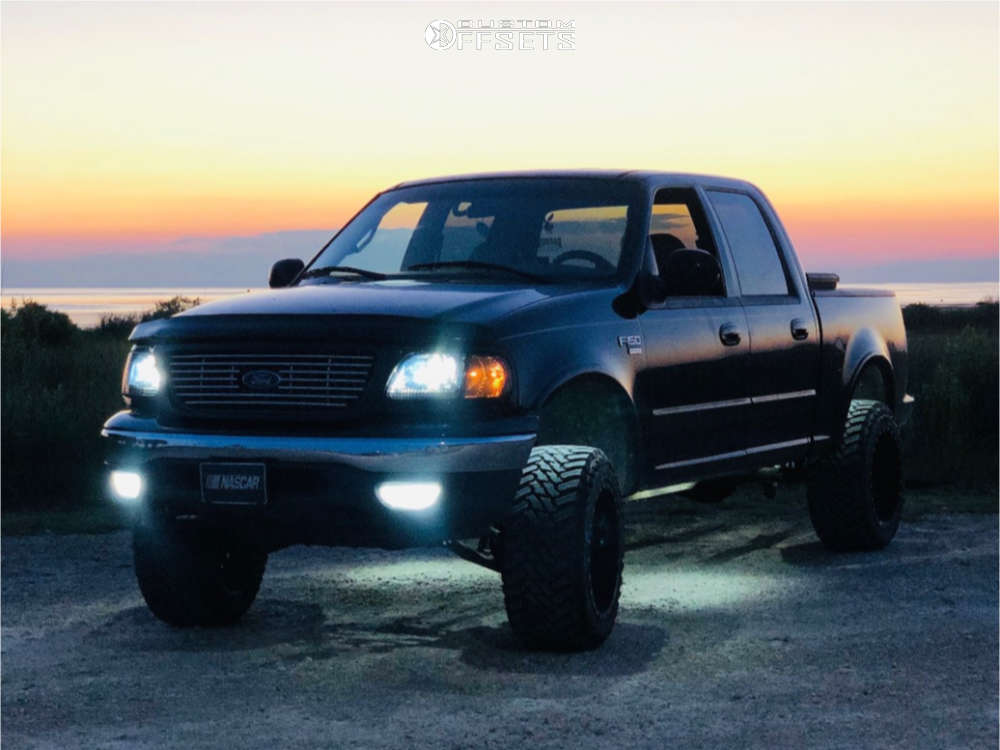 2001 Ford F-150 with 20x12 -44 Moto Metal Mo986 and 33/12.5R20 Atturo ...