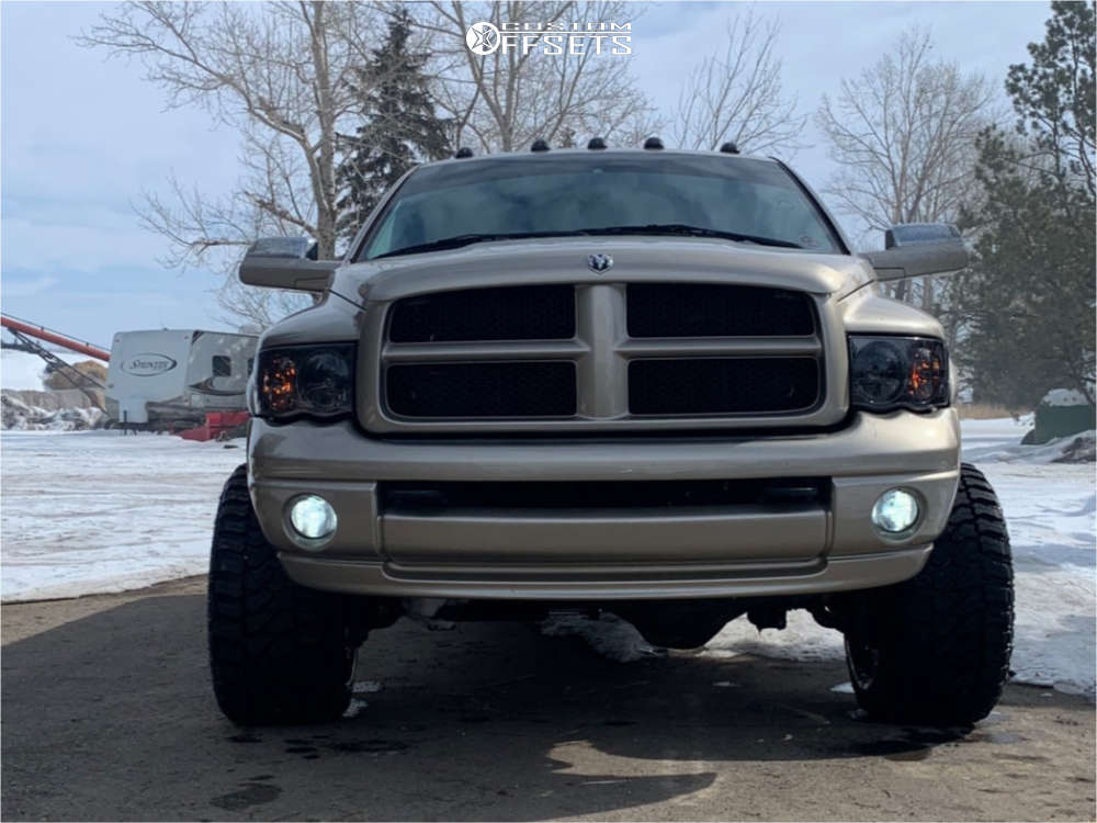 2002 Dodge Ram 3500 with 22x14 -81 TIS Forged F51bm1 and 33/13.5R22 ...