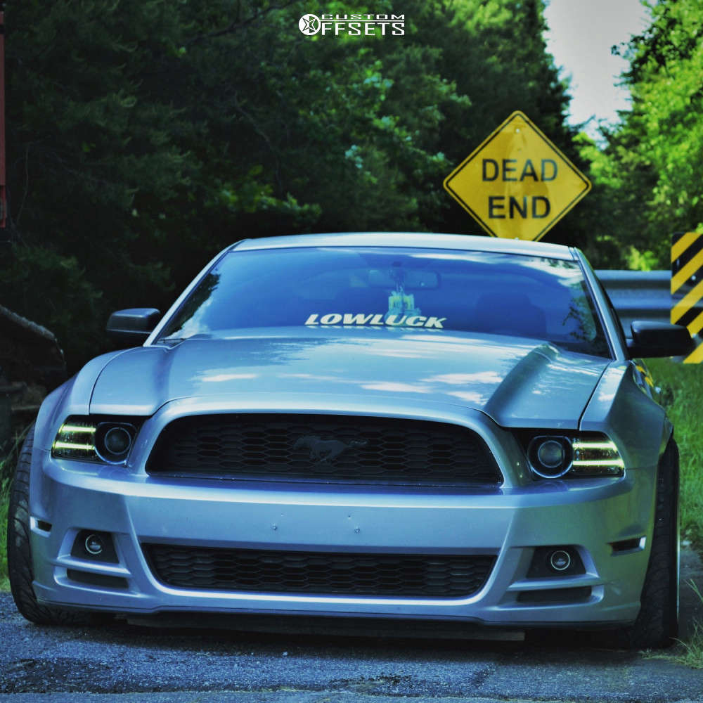 2014 Ford Mustang with 18x9.5 22 Aodhan DS06 and 245/40R18 Federal ...