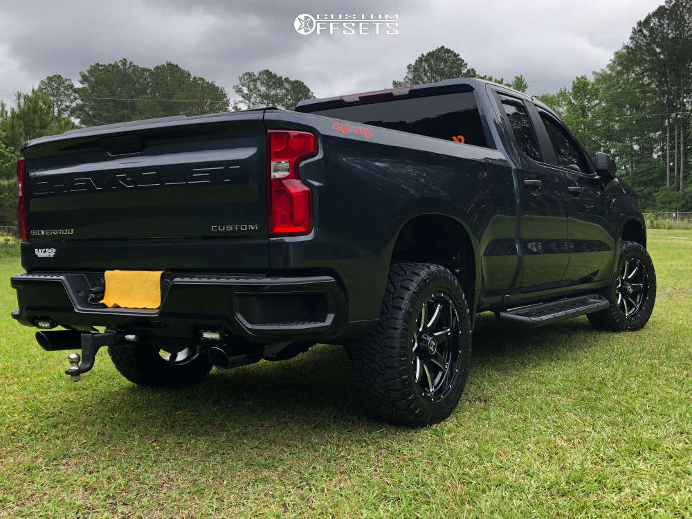 2019 Chevrolet Silverado 1500 with 20x9 Hostile Alpha and 275/60R20 ...