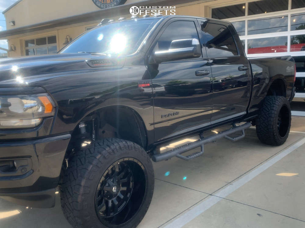 2019 Ram 2500 with 22x12 -44 Fuel Sledge and 35/12.5R22 Nitto Ridge ...