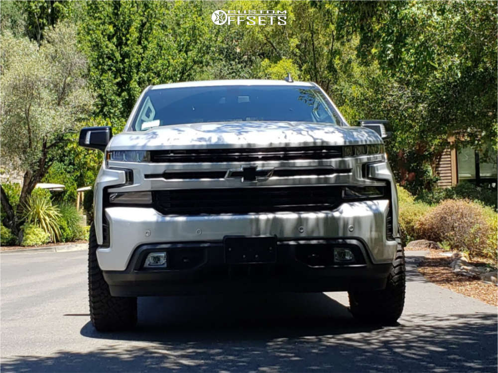 2020 Chevrolet Silverado 1500 with 20x10 -24 Moto Metal Mo962 and 285 ...