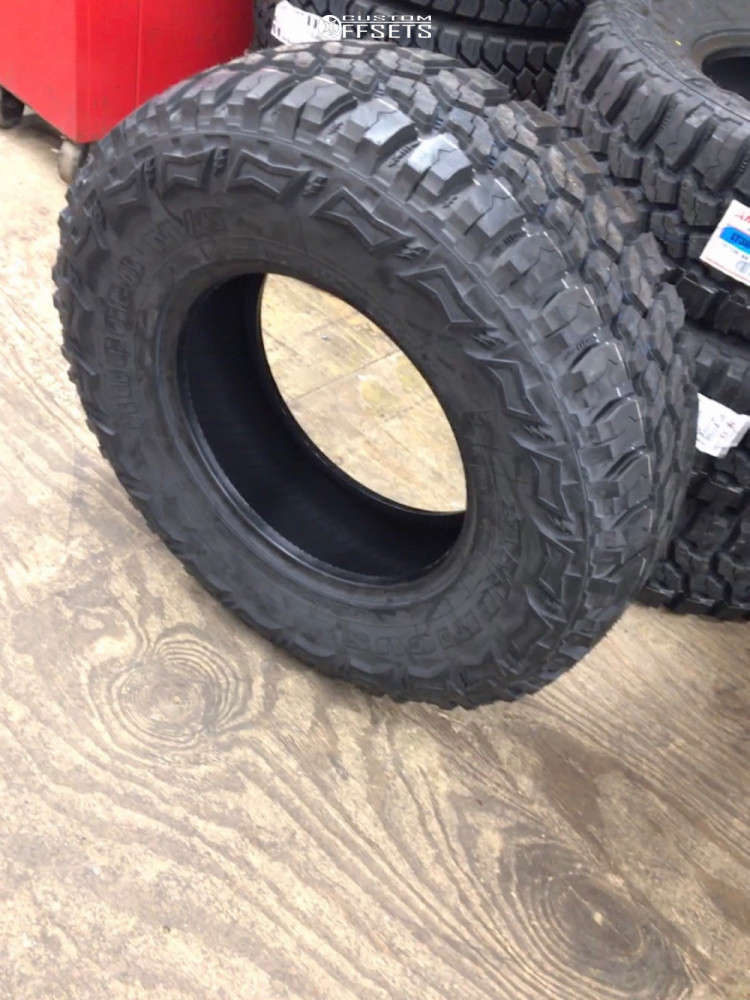 2015 Ford F-150 with 18x9 0 Pro Comp Series 31 and 305/70R18 Americus ...