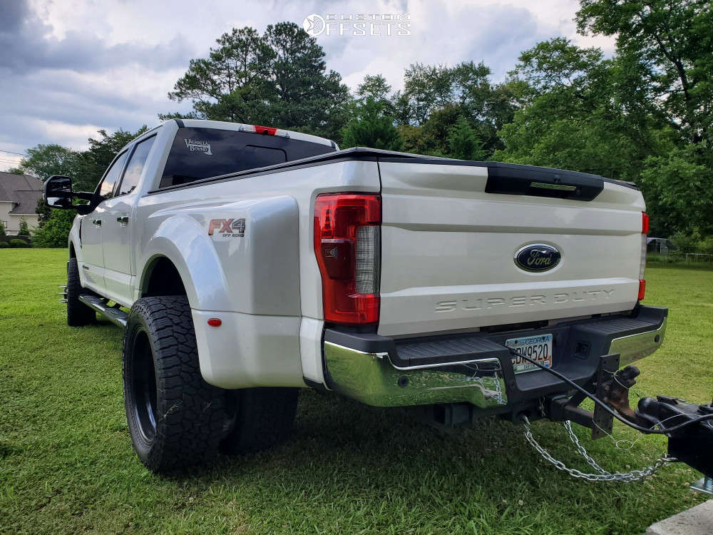 2017 Ford F-350 Super Duty Dually with 20x8.25 122 Fuel Maverick and ...