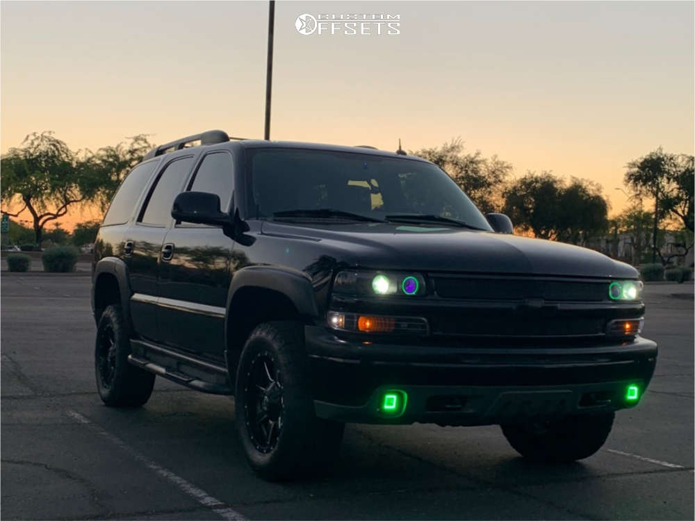 2004 Chevrolet Tahoe with 18x9 20 Fuel Maverick D538 and 30/60R18 Nitto ...